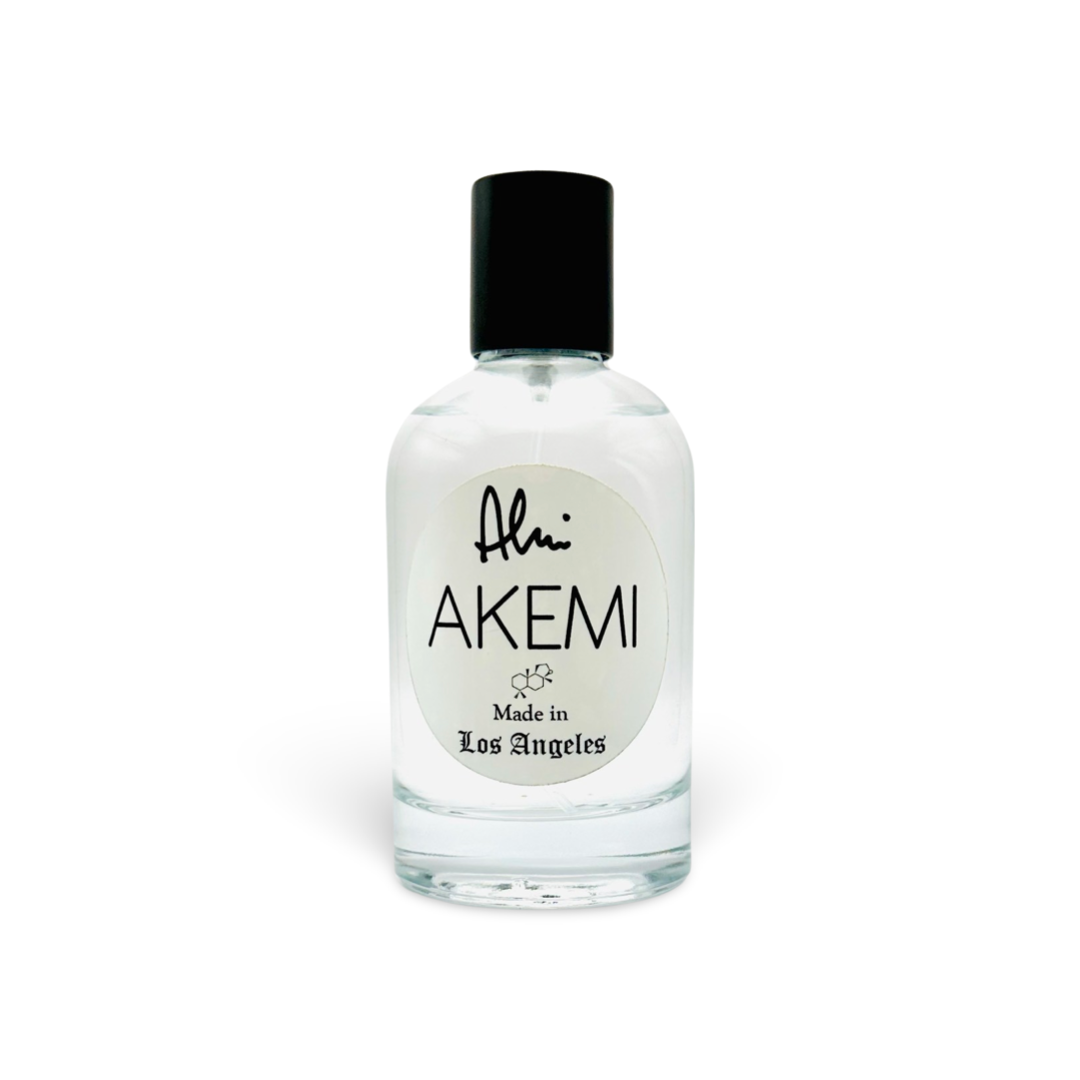 Akemi – AkemiTaylor.com